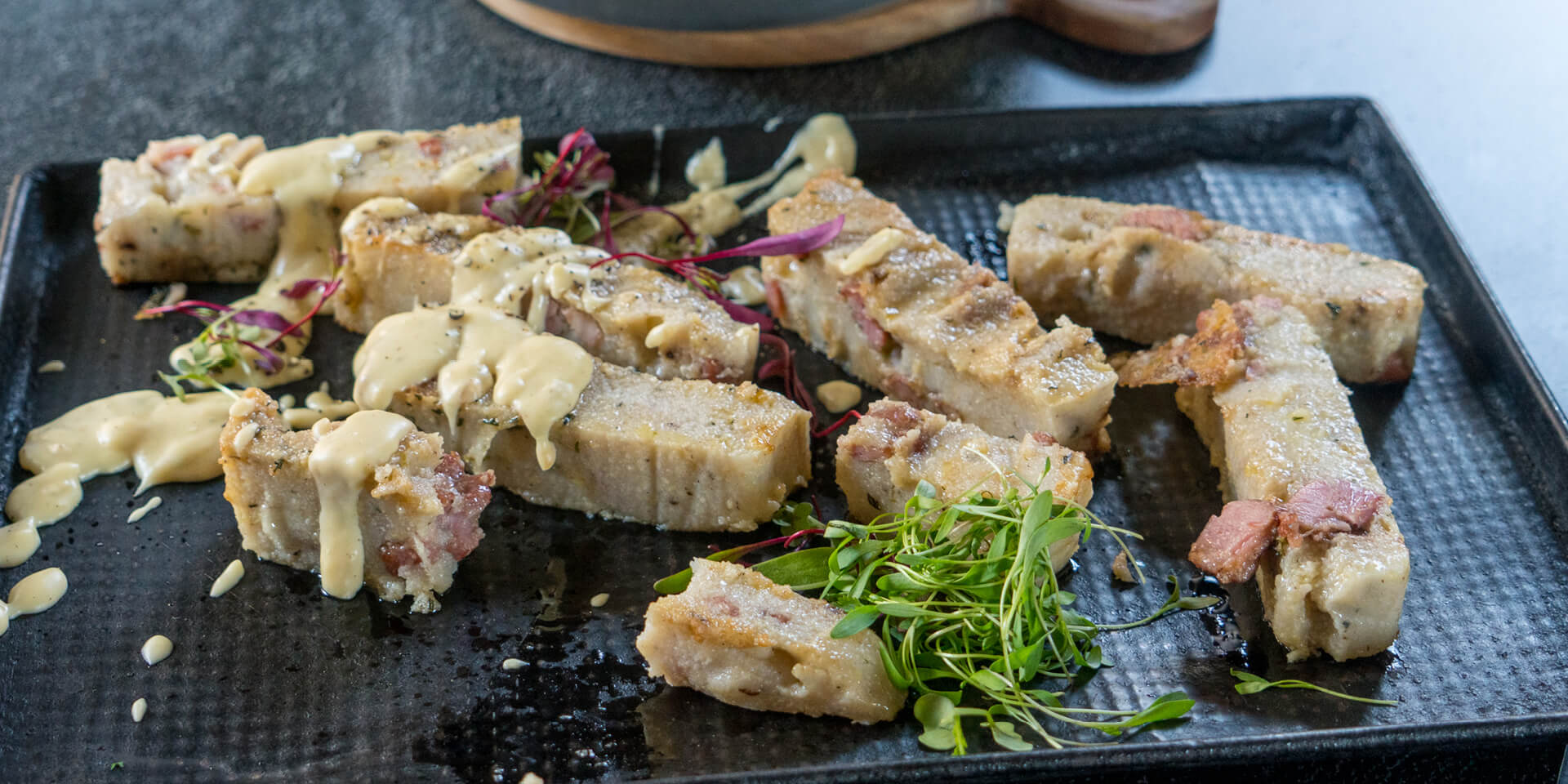 Eskort - Pap and Bacon Fries with Blue Cheese Dip - Eskort